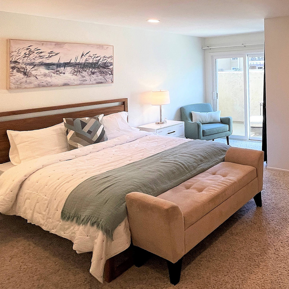 Bella Del Mar - Apartments in Del Mar, CA